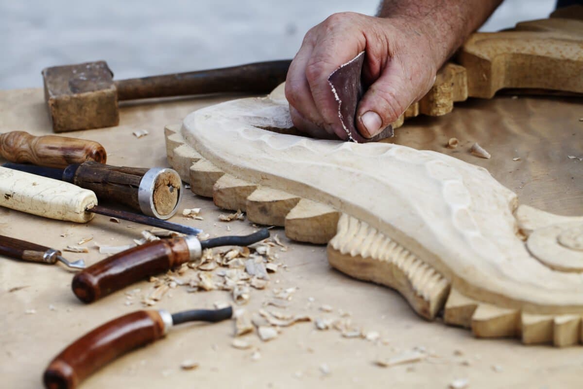 Top Beginner Wood Carving Projects, Tools and Tips (2023 Guide)